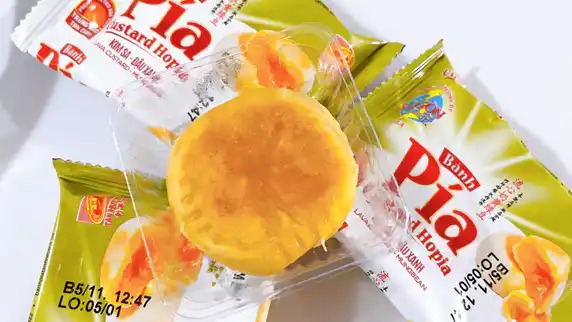 Banh Pia Custard Hopia - Weee!